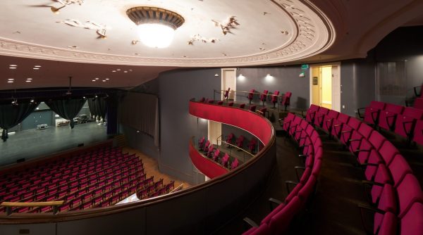 Underholdning I Horsens Program For Horsens Ny Teater